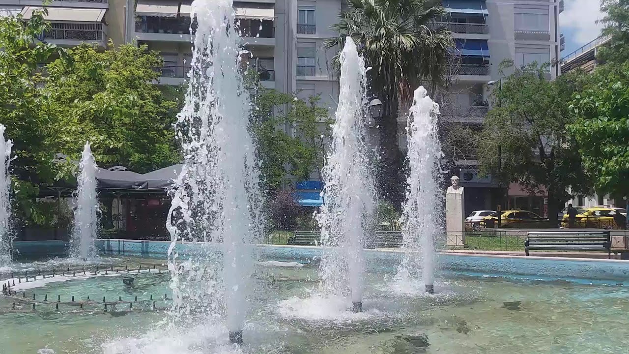 Συντριβάνι στην πλατεία Μαβίλη - YouTube