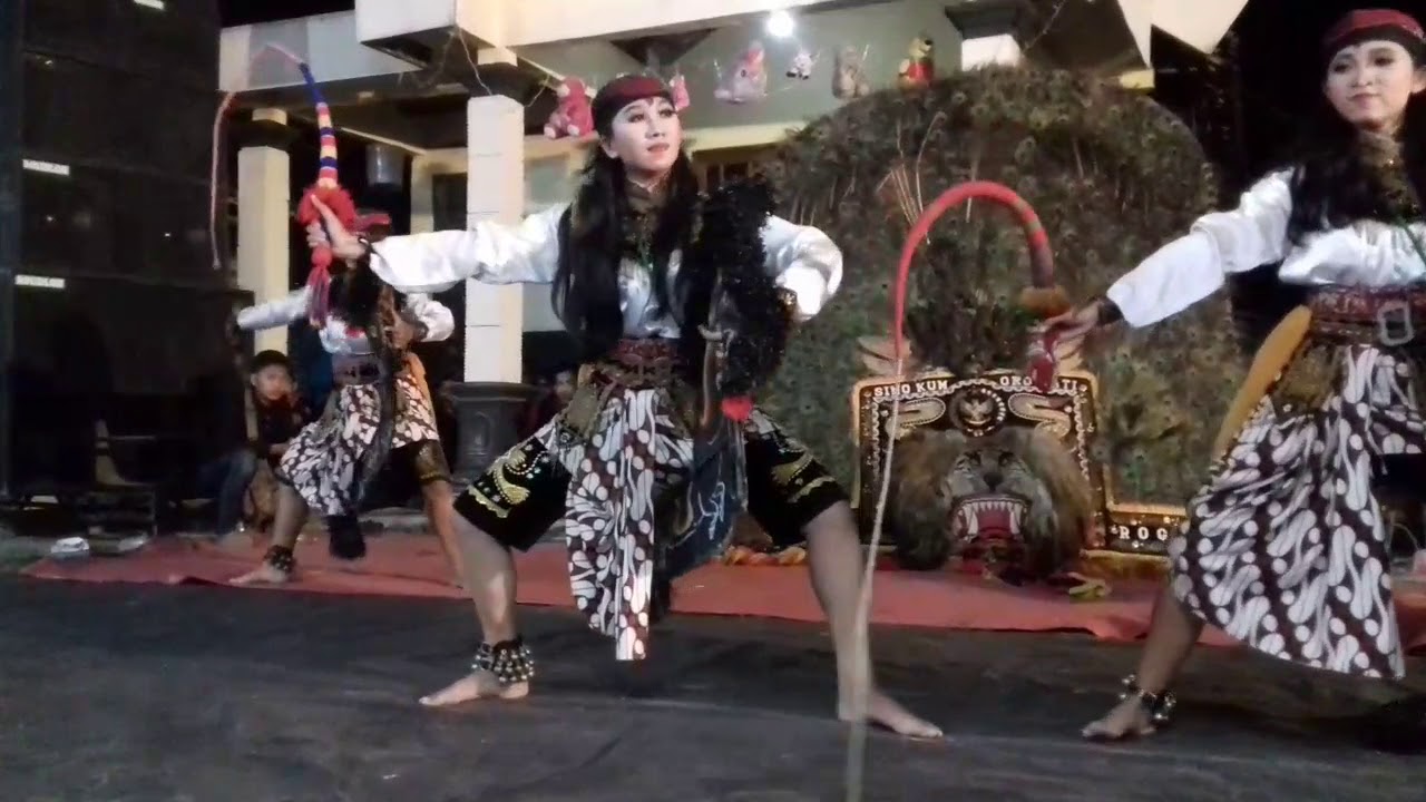 Wkd crew _ kepang kekinian -jathil pakem live wringin anom - YouTube