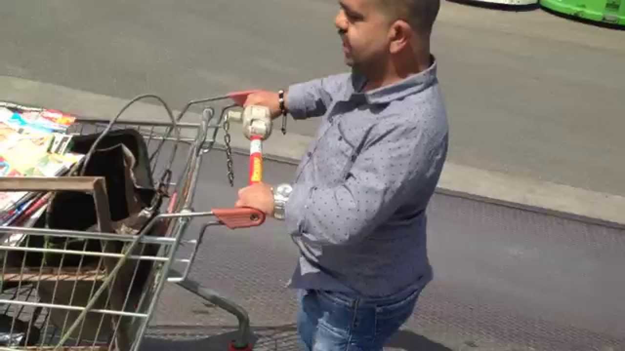 Dušan Goga ve Sběrných surovinách UH - YouTube