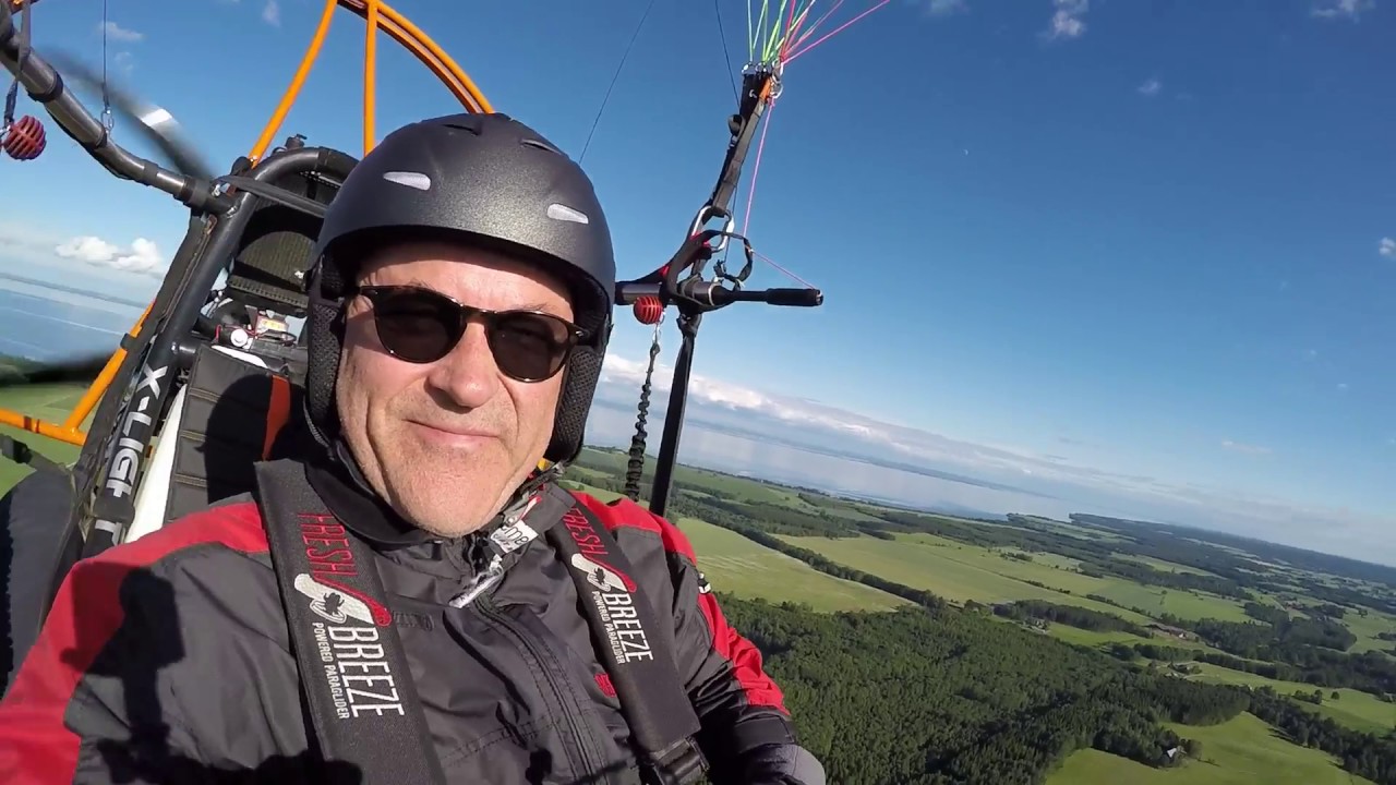 Fresh Breeze X-Light Paramotor tandem trike Hjo Sweden - YouTube