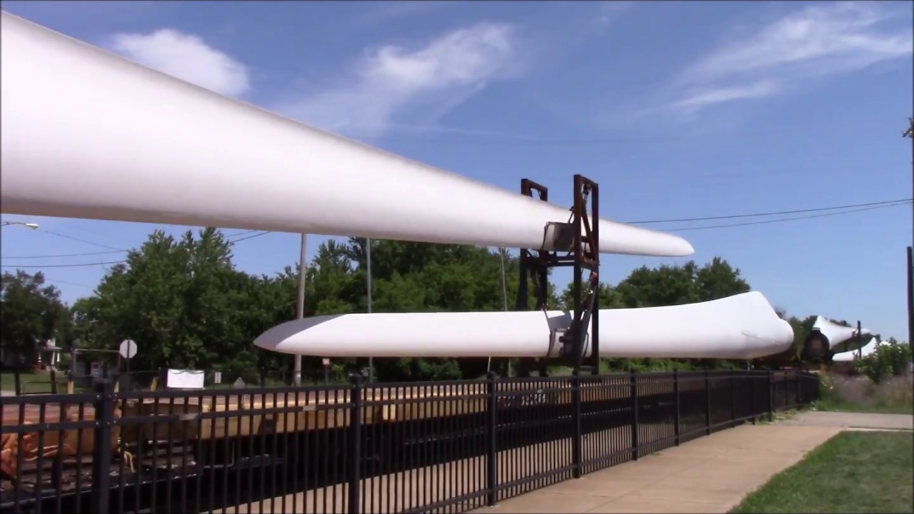 RARE, CN Windmill Train in Durand Michigan - YouTube