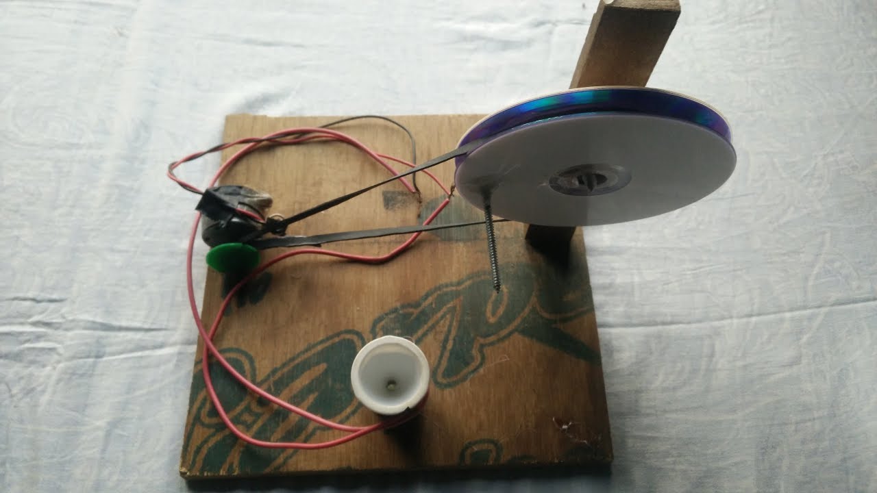 Homemade dynamo( DC motor) - YouTube