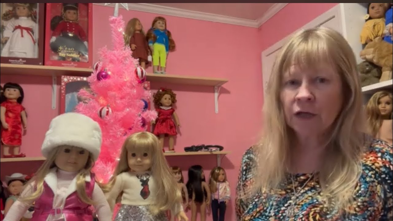 American Girl Dolls - Comparison of Gwen Thompson and JLY 12 ...