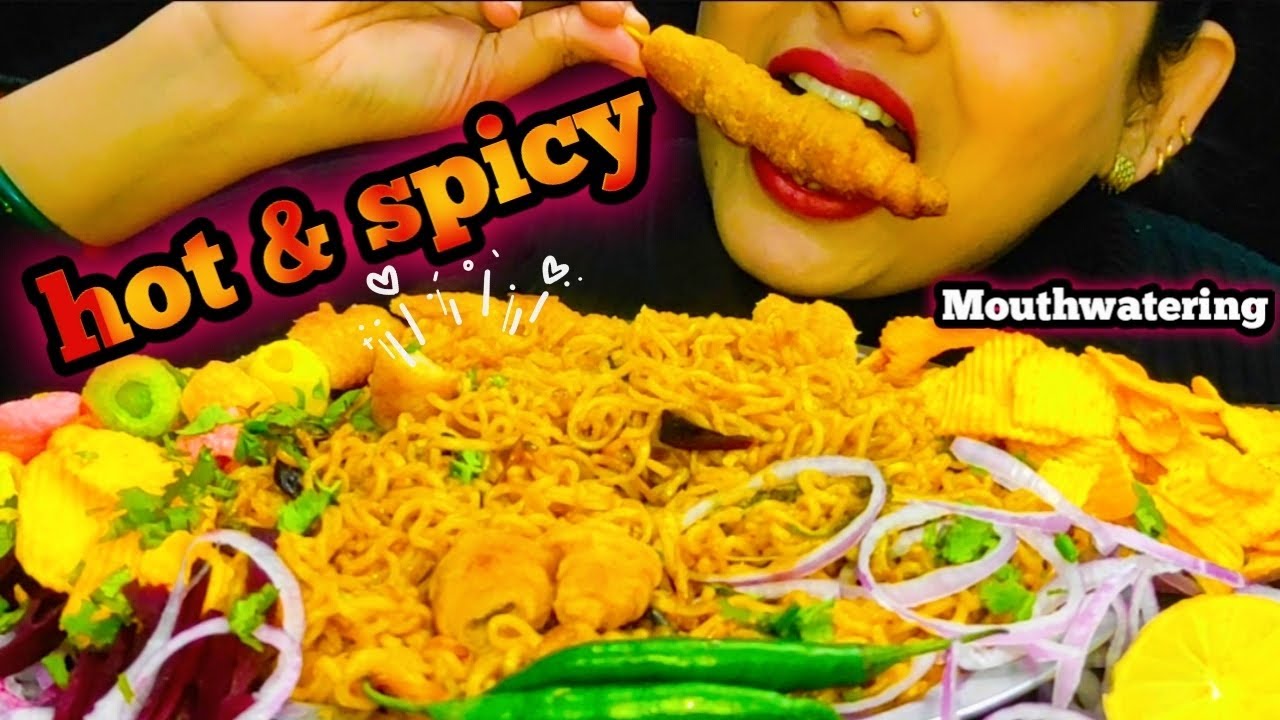 EATING SPICY MASALA MAGGI NOODLES WITH CHILLIES & FRIED SOYA CHAAP ...