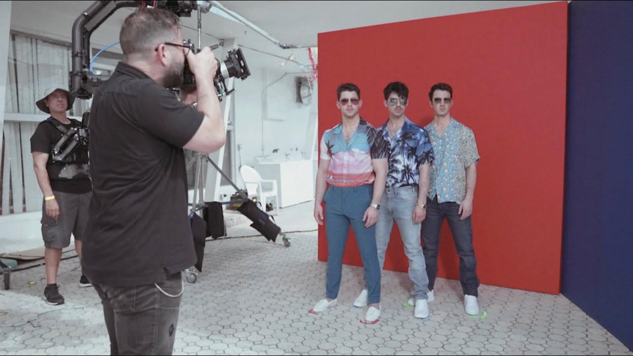 Jonas Brothers - Cool (Behind The Scenes) - YouTube