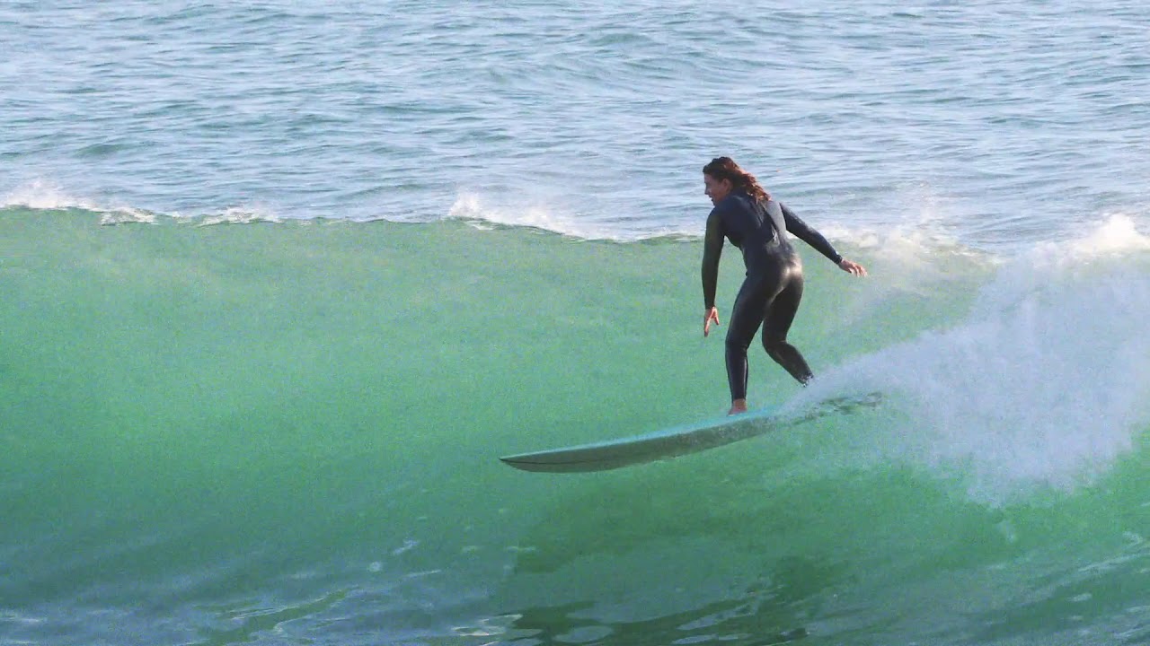 Jen Smith Surfs 20 waves in Mexico - YouTube