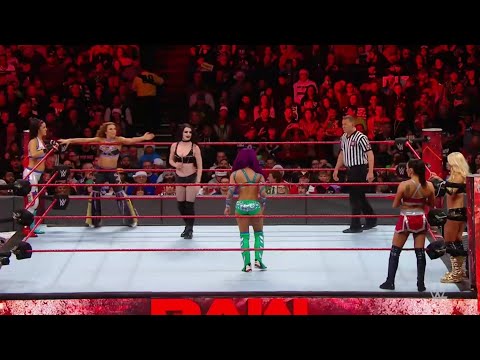 Sasha Banks, Bayley, & Mickie James Vs Absolution - WWE Raw 25/12/2017 ...
