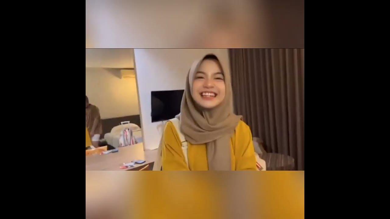 KHOI ngasih Una Gaun cantik #manhtienkhoi #una - YouTube