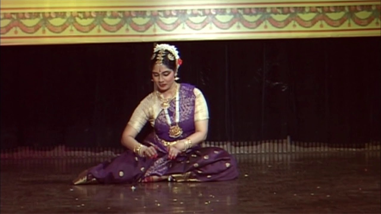 Varsha Ramkumar: Bharatanatyam - YouTube