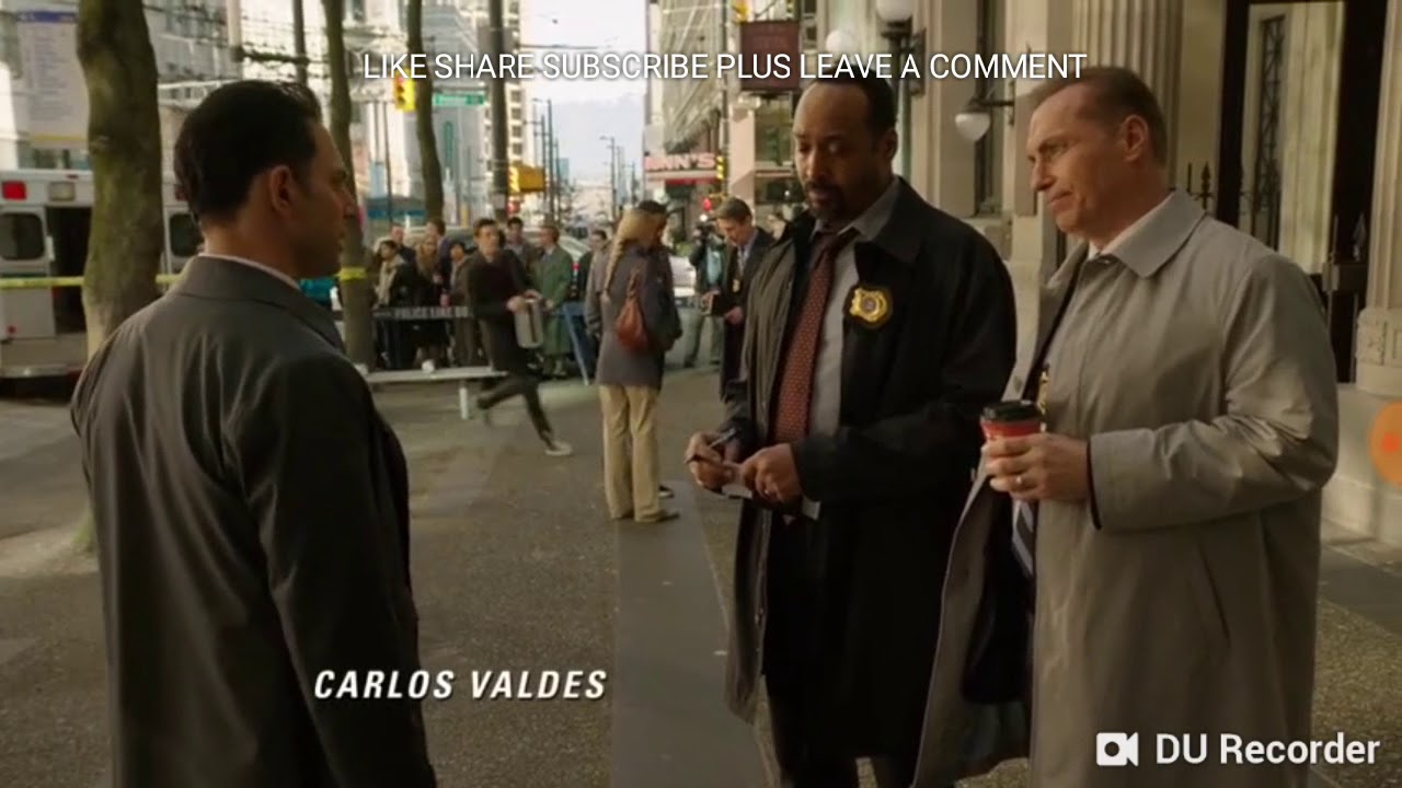 The Flash 1x01 Barry shows off his CSI skills - YouTube