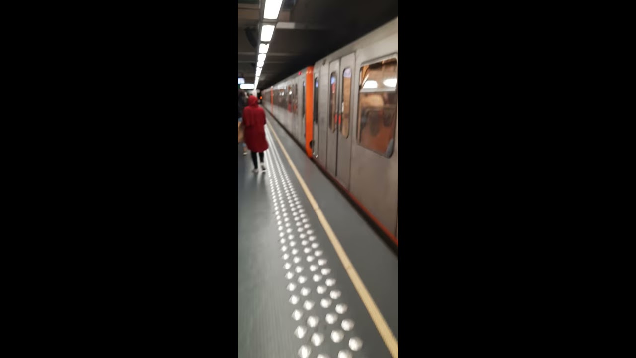 Metro lijn 2 van brussel - YouTube