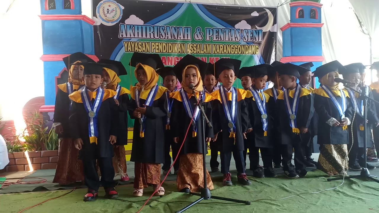 Wisuda paud assalam - YouTube