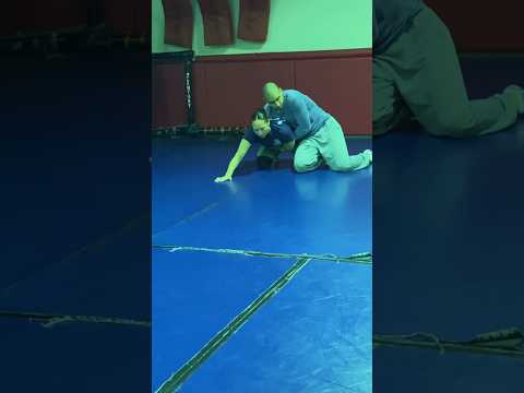 Son teaches mom how to wrestle #momlife #bjj #jiujitsu #wrestling #practice #family