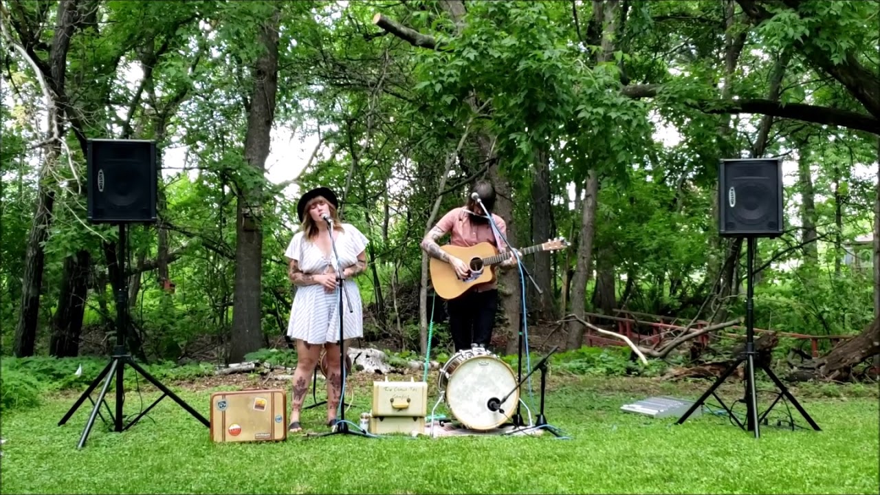 Two Crows for Comfort in concert at Schottland on the Green - YouTube