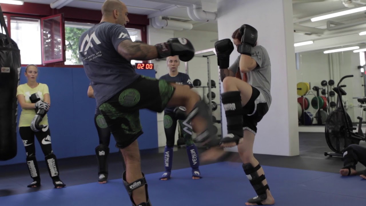 Girls MMA im New Legacy Aarau - YouTube