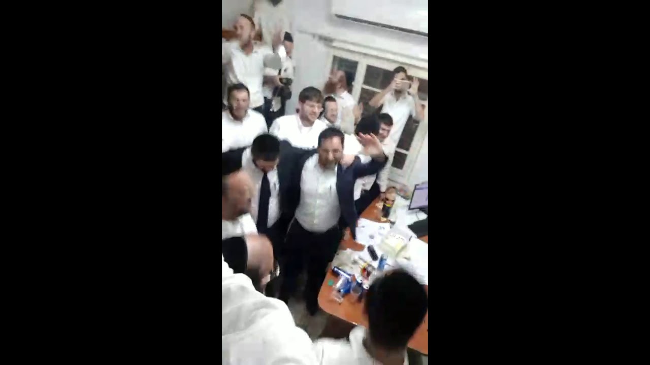 Degel Hatorah In Haifa Celebrates Election Win - YouTube