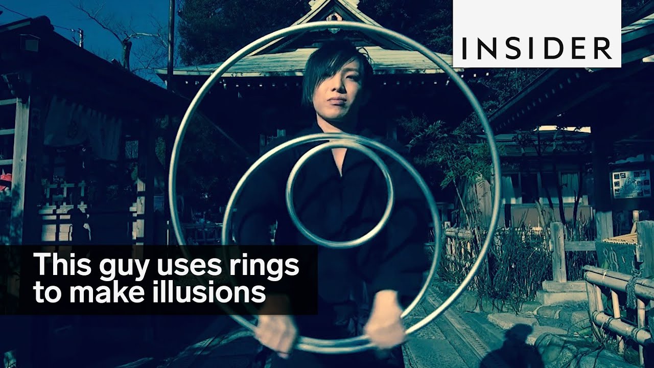 This guy uses rings to make hypnotizing illusions - YouTube