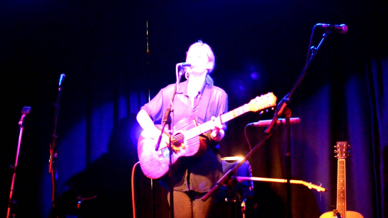 Kami Thompson - Oh World.MOV - YouTube