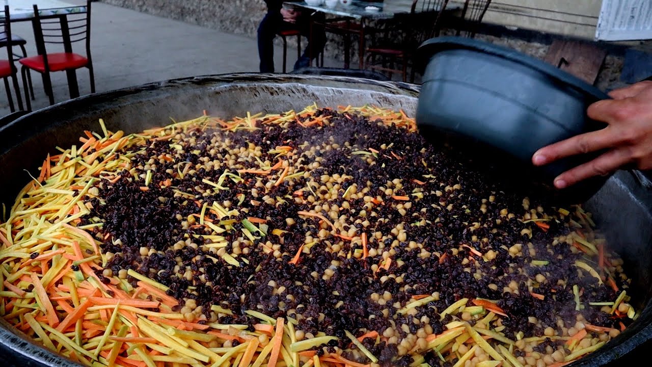 Today Uzbek pilaf was cooked for five hundred people | 5000KG WEDDING ...
