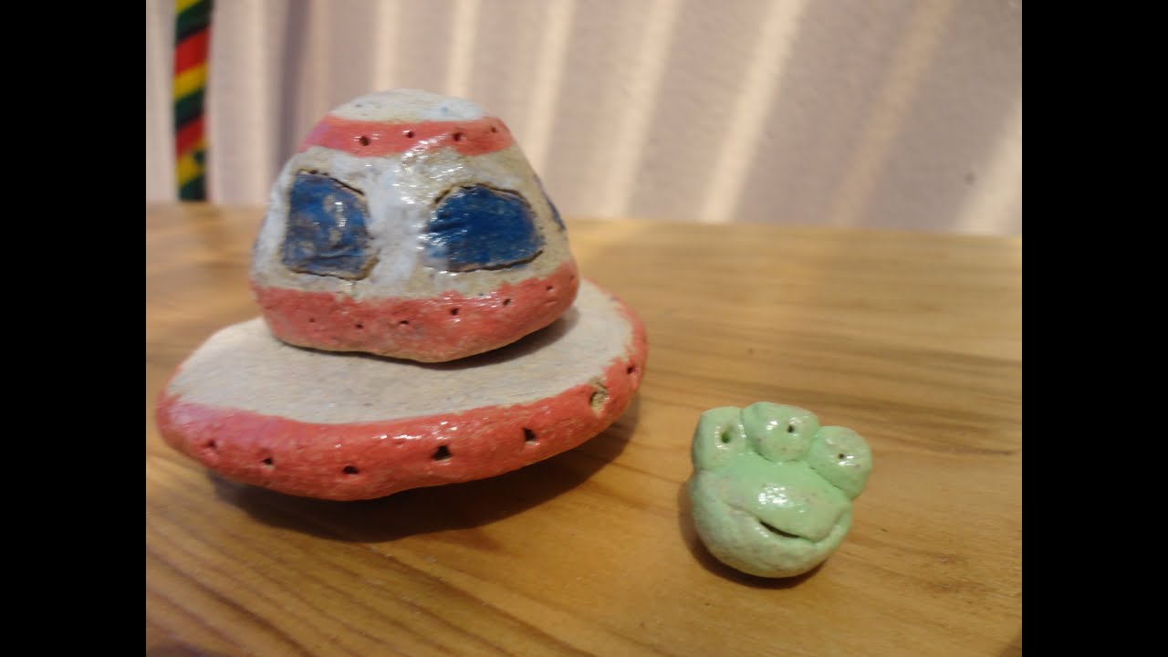 How to make a pinch pot Space Ship - YouTube