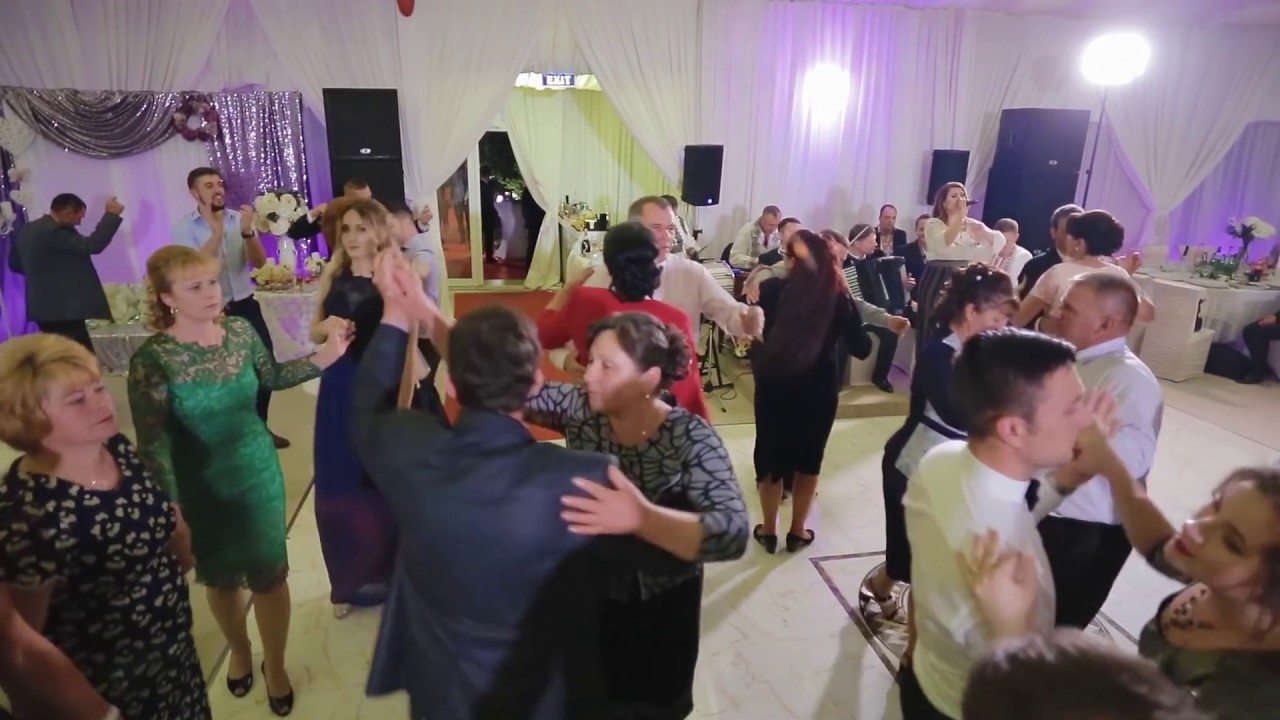 🇷🇴 AȘA SE DISTREAZĂ MOLDOVENII PETRECĂREȚI LA NUNTĂ ÎN MOLDOVA - colaj ...