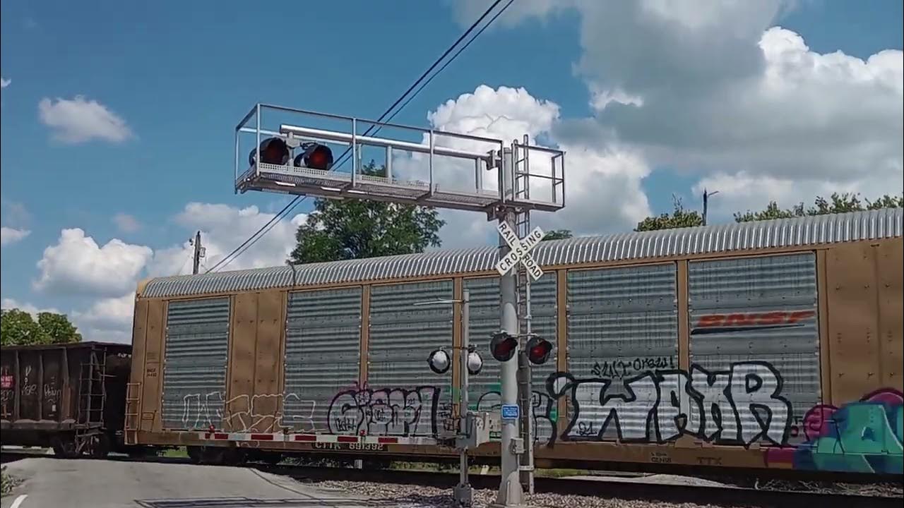 NS 4038 leads NS 188 at Lexington KY (8/28/2022) - YouTube