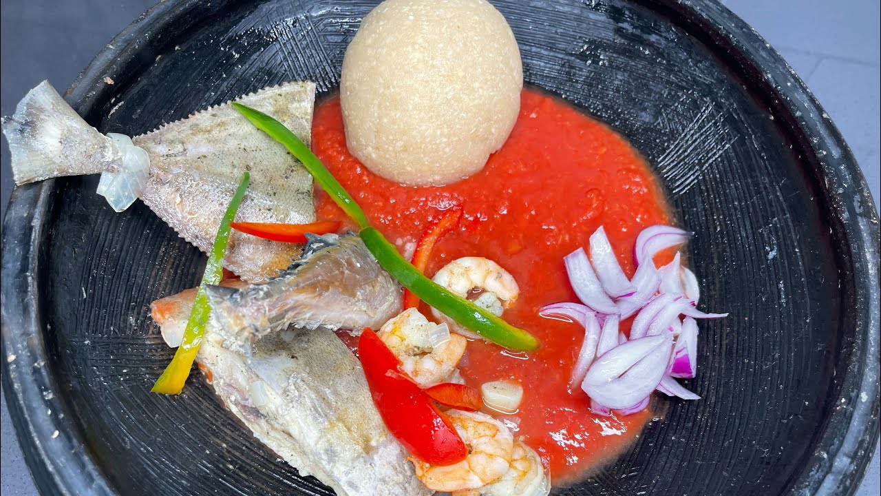 🇬🇭 Steamed Fish , Gari Fufu & Hot Pepper Dip |Fishermans Meal | Gari ...