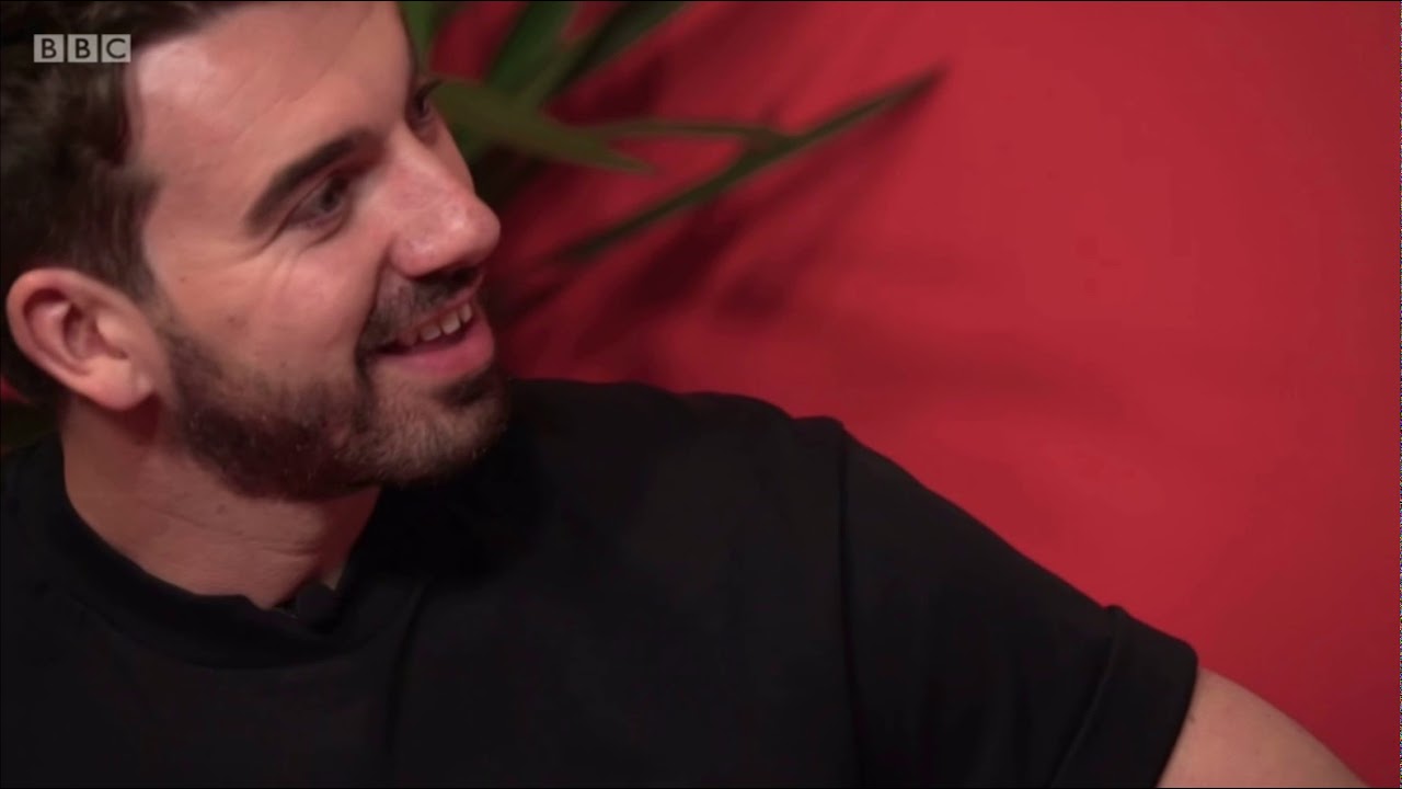 Kerr Okan — One More Tune (with YUNGBLUD) - YouTube