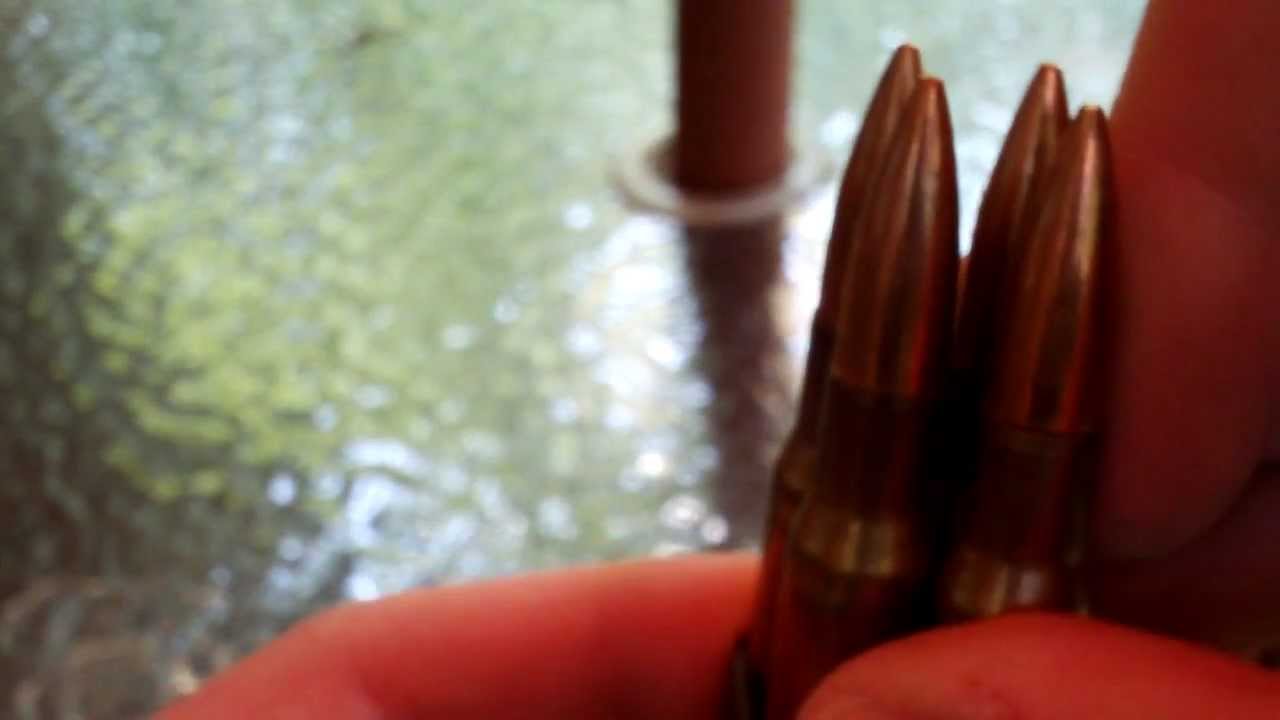 How to load a M1 Garand Enbloc Clip - YouTube