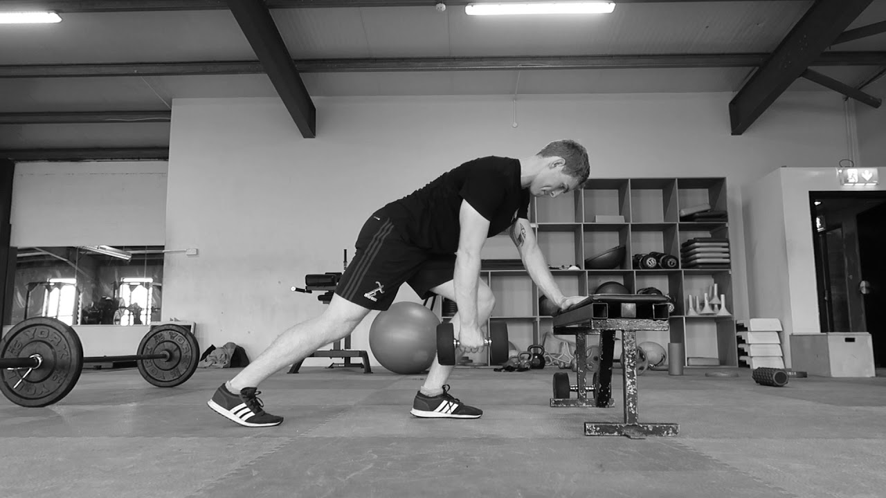 Single Arm Dumbbell Row Staggered Stance - YouTube