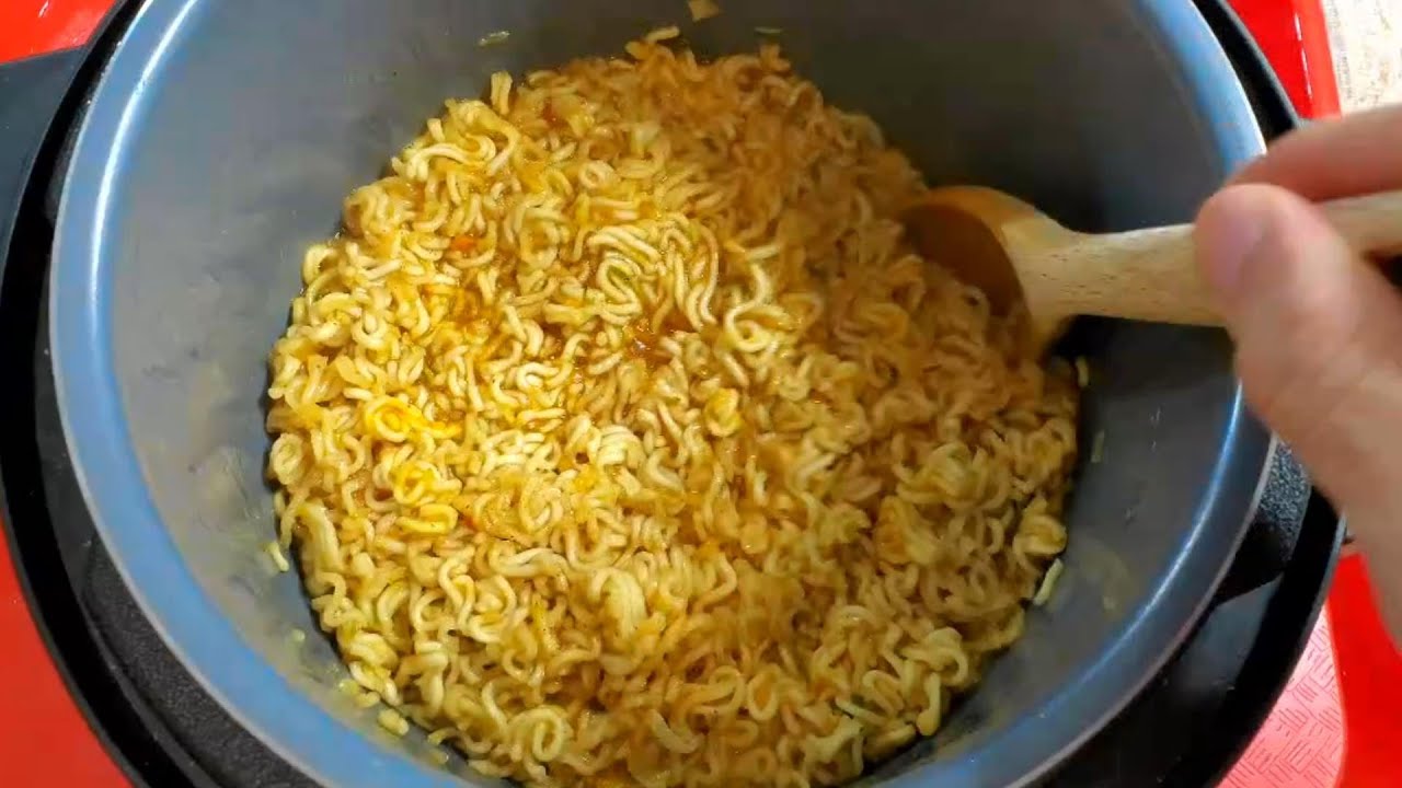 Cooking crushed instant ramen - eat ramen with a spoon instead of fork ...