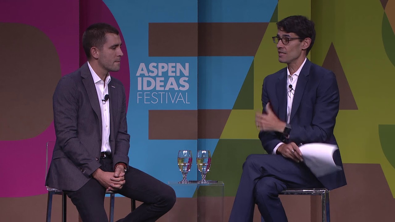 Facebook's partnership with fact-checkers - YouTube