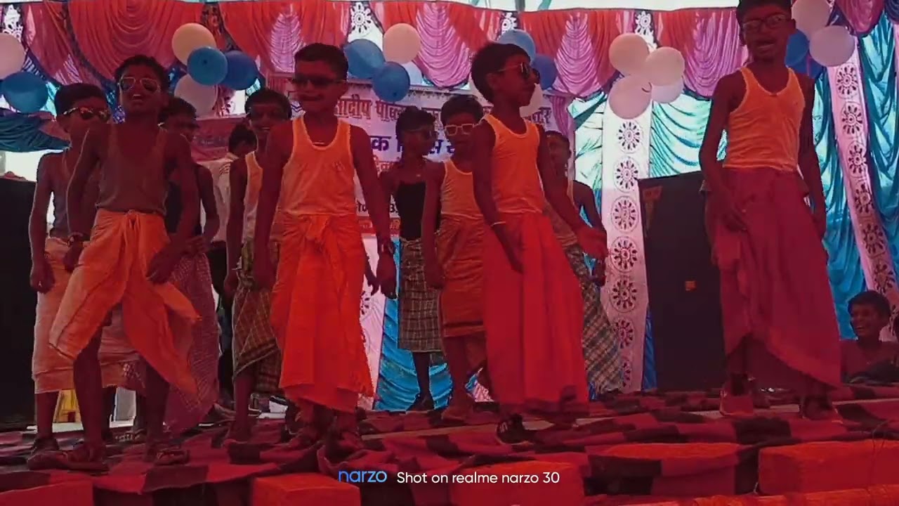 Boys group lungi dance - YouTube