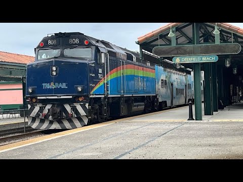 Tri Rail 808 arriving and departing Deerfield Beach Amtrak Station - YouTube