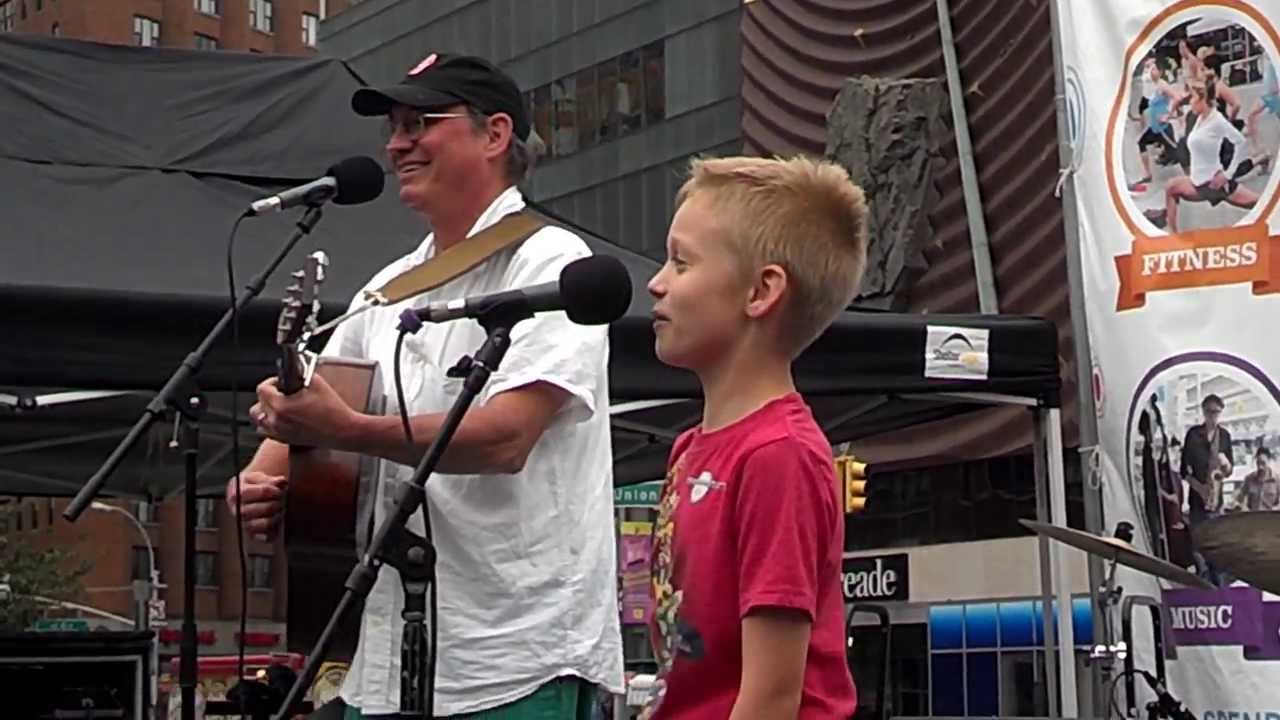 Key Wilde and Mr. Clarke sings with his son - YouTube