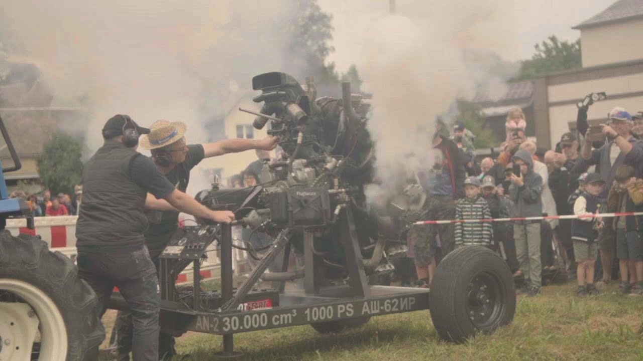 9 Zylinder Sternmotor starten mit 30 L Hubraum und 1000 PS !! Bitte die ...