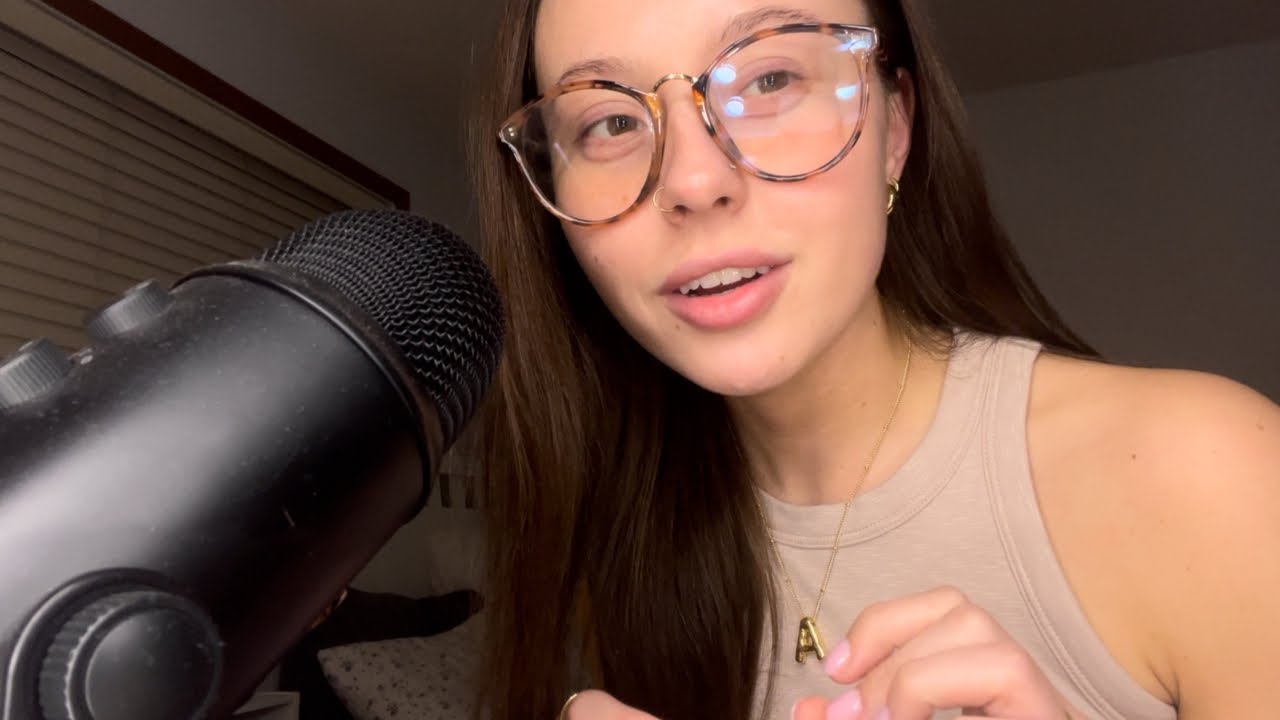 ASMR Chat with me ⭐️ Life updates, school ️work, surgery 👨🏻‍⚕️, Tapping ...