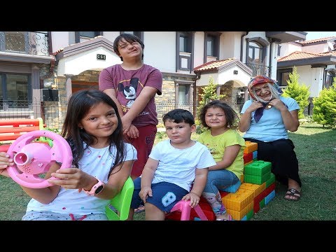 Masal Otobüs Şöförü Oldu - Elif Öykü and Masal Pretend Play bus driver