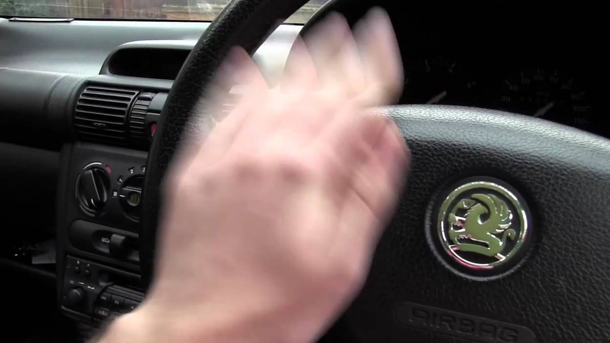 Super Mario Bros Theme: Car Horn (Edited) - YouTube
