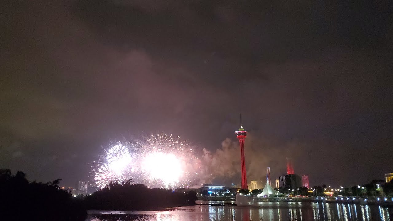 my first fireworks in Macau ( late post ) - YouTube