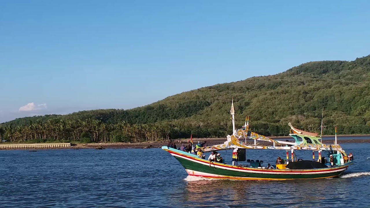 NELAYAN PANTAI PUGER JEMBER - YouTube