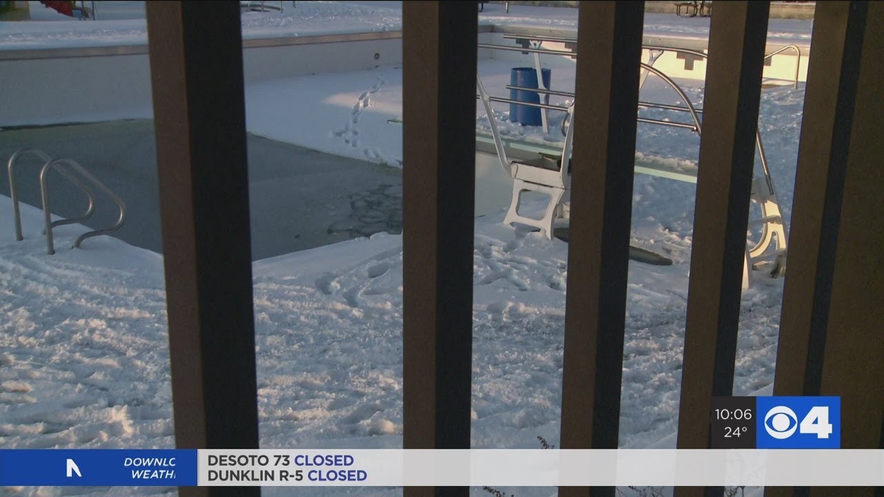 Police rescue boy from pool at January-Wabash Park - YouTube