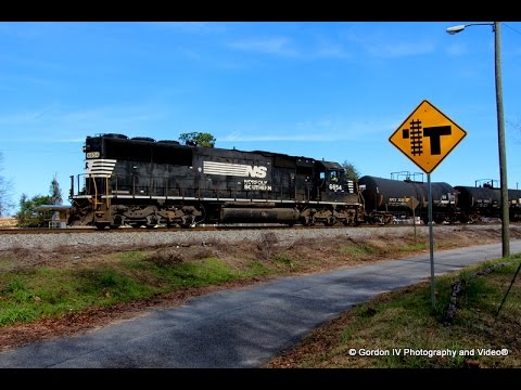 Norfolk Southern SD60 6654 leads NS G-69 through downtown Valdosta, GA - YouTube