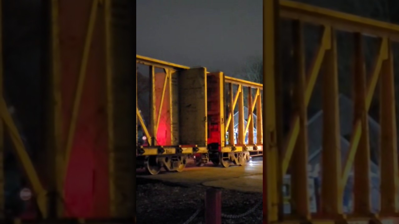 Huge Slack On CSX Train. - YouTube