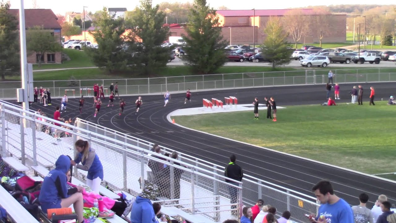 Chudi Ifediora and Cameron Tindall 200m dash at Verona 4/28/2015 - YouTube