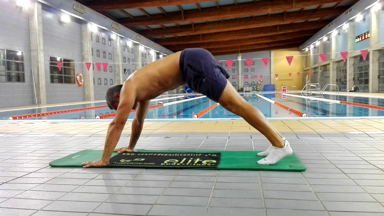Yoga piscina - YouTube