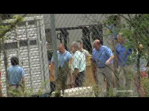 Zoo turns over exotic animals to Terry Thompson's widow - YouTube