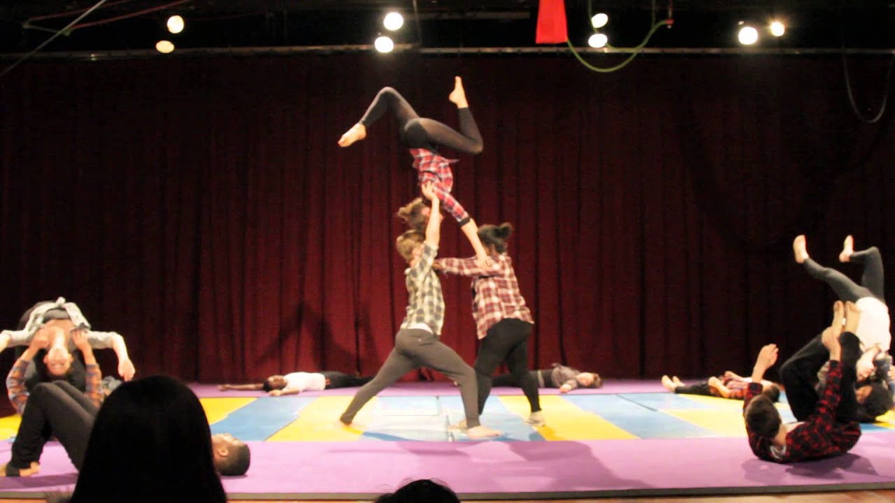 Cirque- Group Acro - YouTube