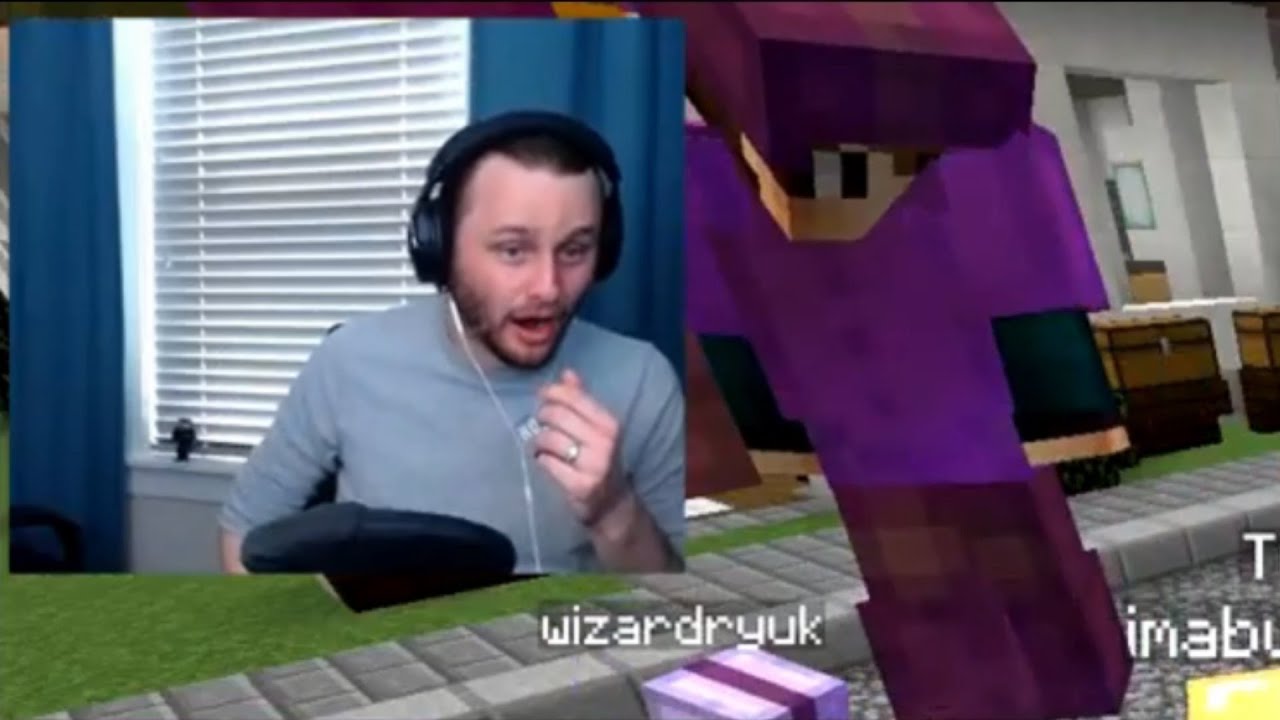 SSundee sells a pickaxe for 800 Billion MC dollars!! - YouTube