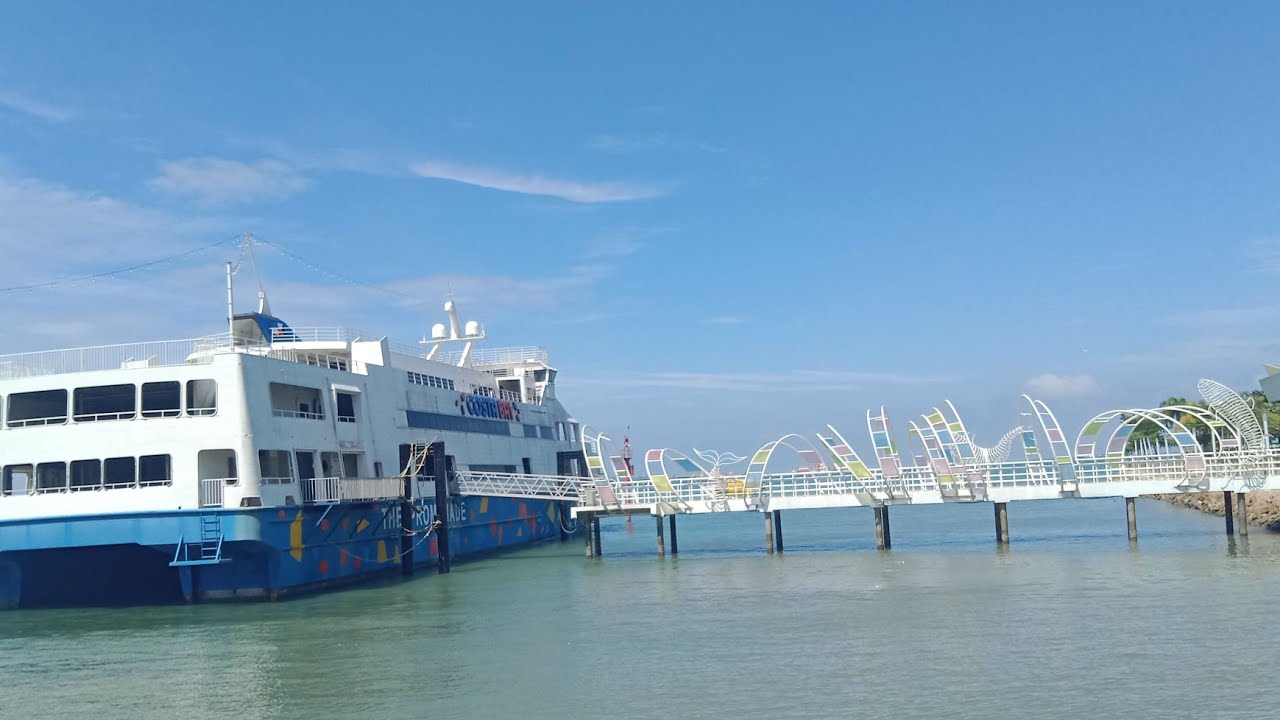 Terminal Ferry Harbour Bay Batam‼️Ada Taman Pinggir Laut⁉️ - YouTube
